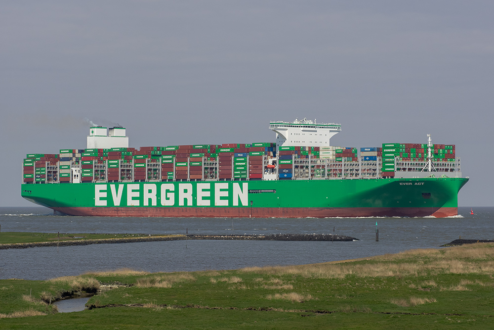 Schiffe vor Cuxhaven